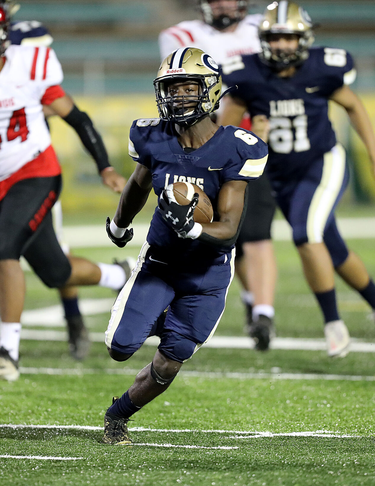 Quintez Laurent scores 4 times as Covington runs by Fontainebleau, 35-0 ...