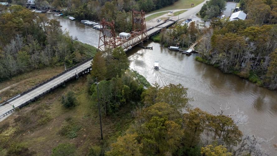 No takers for state program giving away Highway 90 bridges | Traffic ...