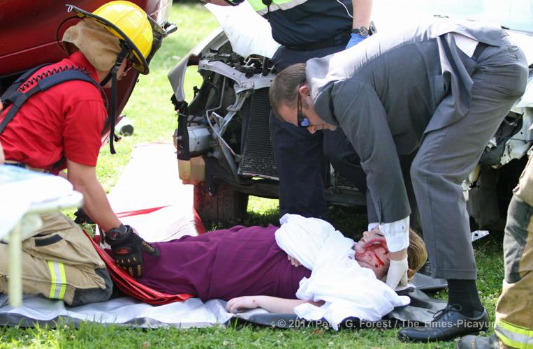 Mock accident brings awareness to drunk driving during prom season in ...