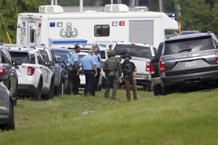 Suspect dead, 3 officers among 5 shot in Kenner standoff | Crime/Police ...