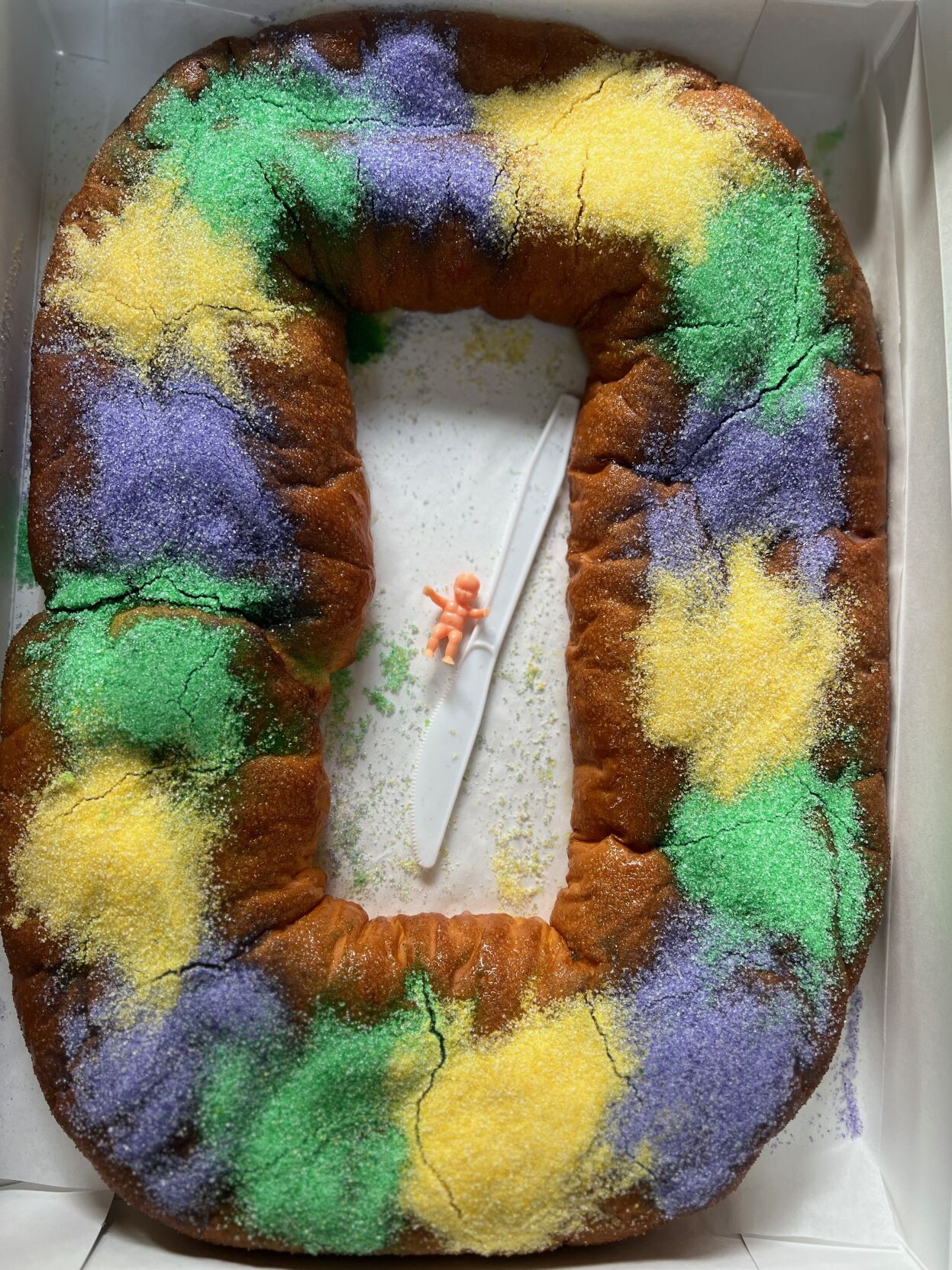 Hi-Do Bakery makes traditional king cake for Mardi Gras | Mardi Gras ...