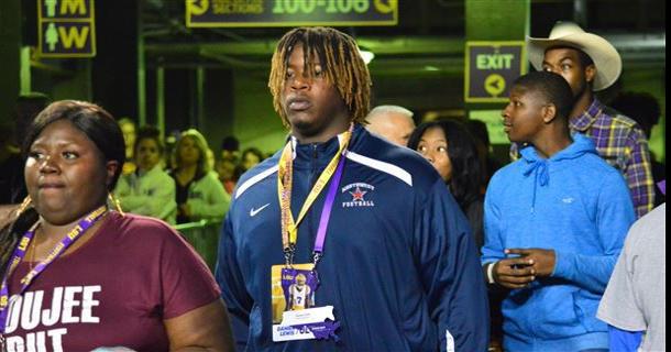 LSU kicks off the recruiting season with a commitment from JUCO OL ...