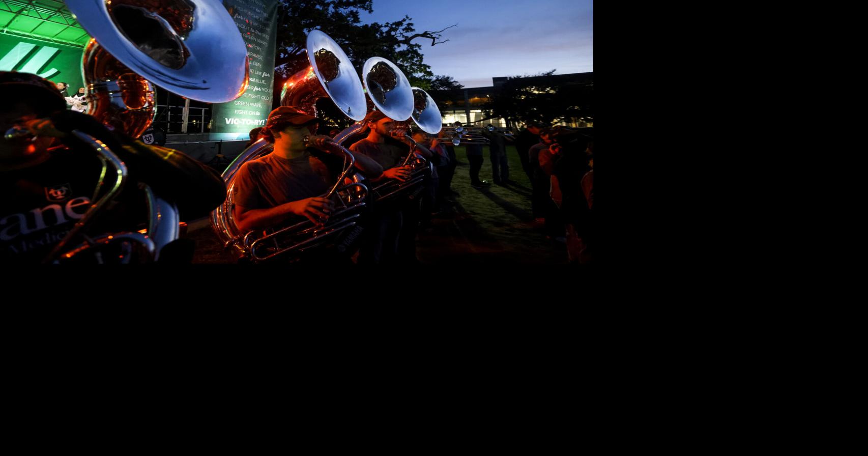 Photos: Tulane faithful gather for pep rally as Green Wave prepares for ...
