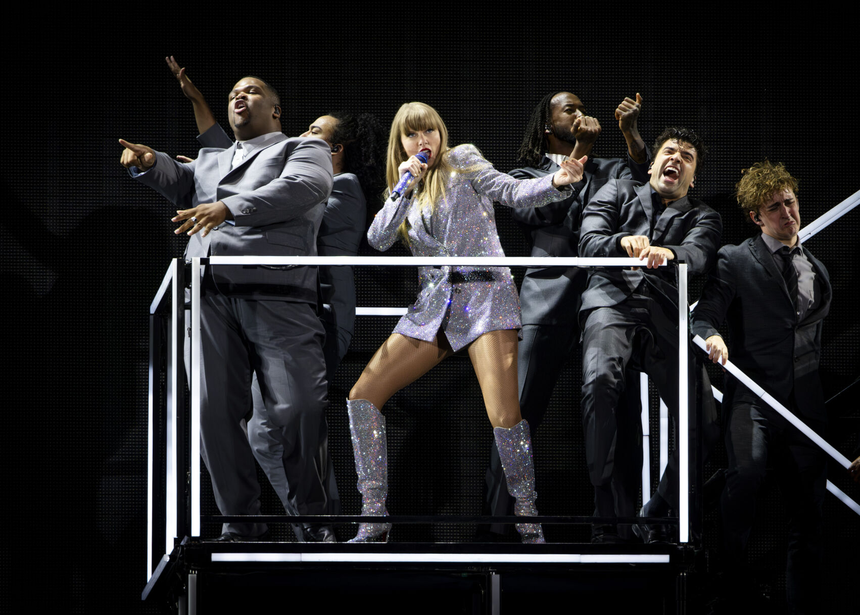 Taylor Swift backup dancer's mom reps Saints at Eras Tour | Taylor ...