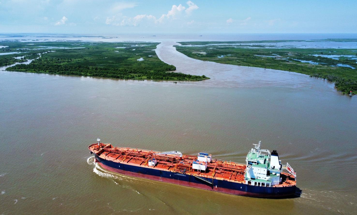 How to deal with breaks in lower Mississippi River banks? | Environment ...