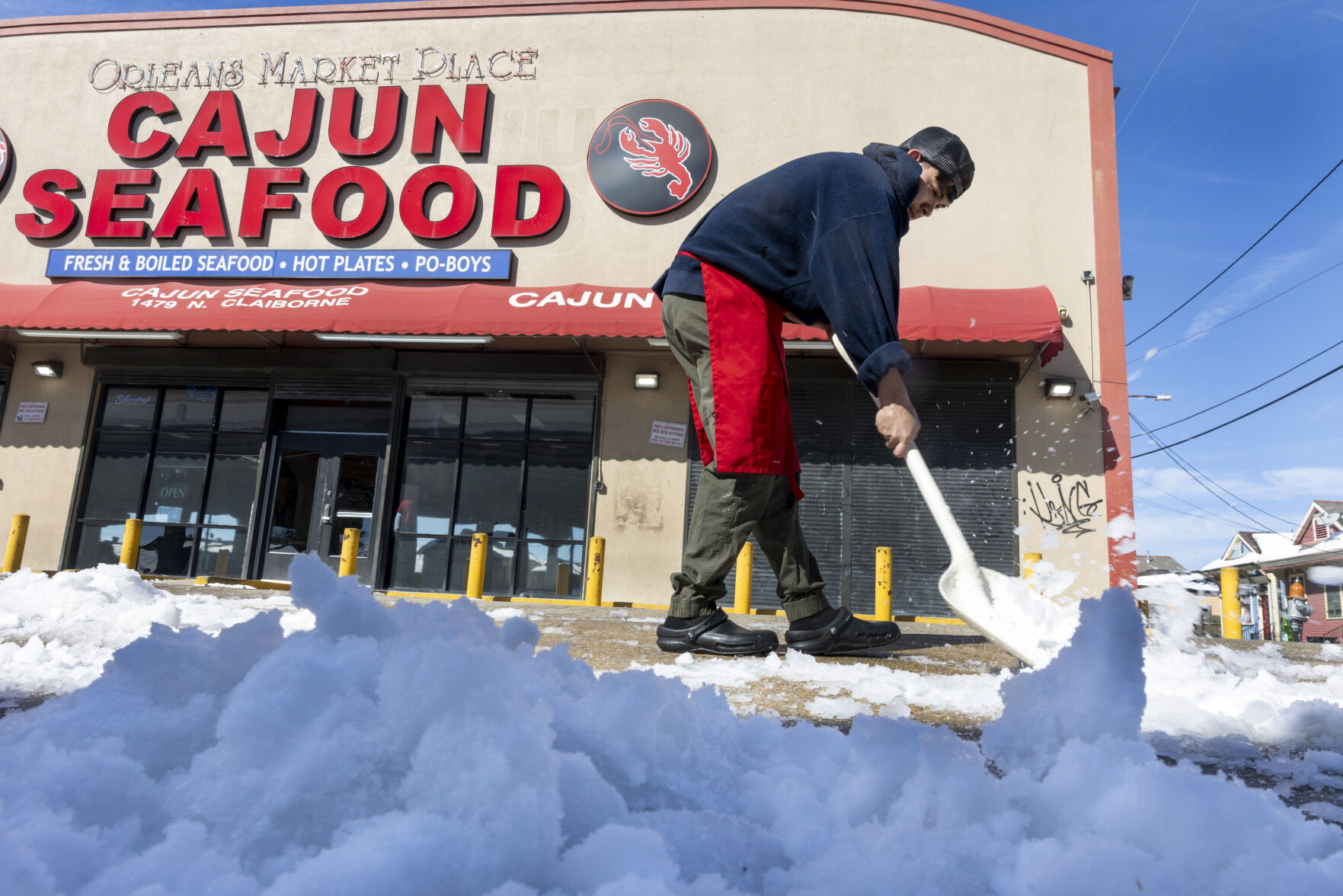 New Orleans grocery stores pack with customers as snow melts | Weather ...