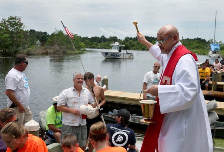 Pirogue races slice through Bayou Liberty waters | Archive | nola.com