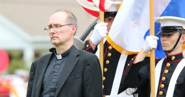 Father Raymond Fitzgerald, former president and teacher at Jesuit High ...