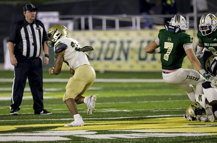 Holy Cross season ends with quarterfinal loss to Acadiana | Prep Sports ...