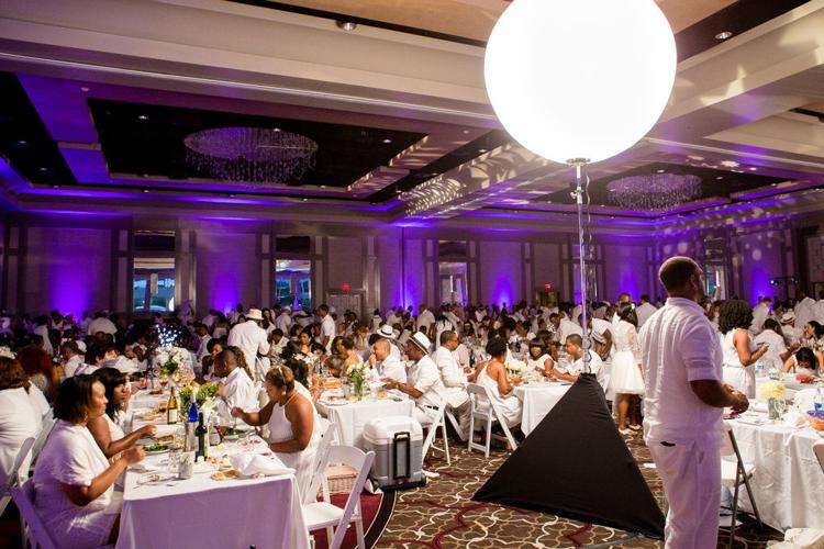 Diner en Blanc proves that the show can stylishly go on | Parties ...