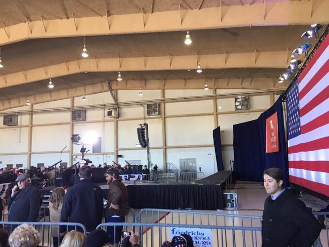 Photos: 1,000s turn out for Donald Trump, big-name politicians at Baton ...