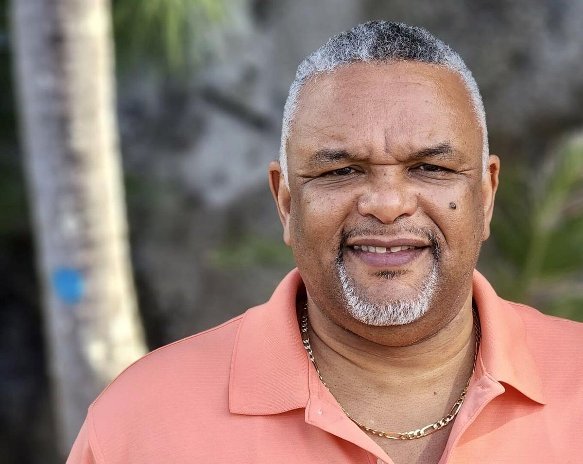 Troy Henry signs deal to open four Smalls Sliders locations | Business ...