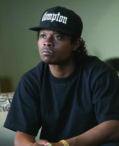 ‘Straight Outta Compton’ goes to the top of the box office | News ...