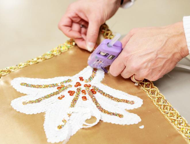 Tchefuncte's royal finery is a mom-daughter art project | St. Tammany ...
