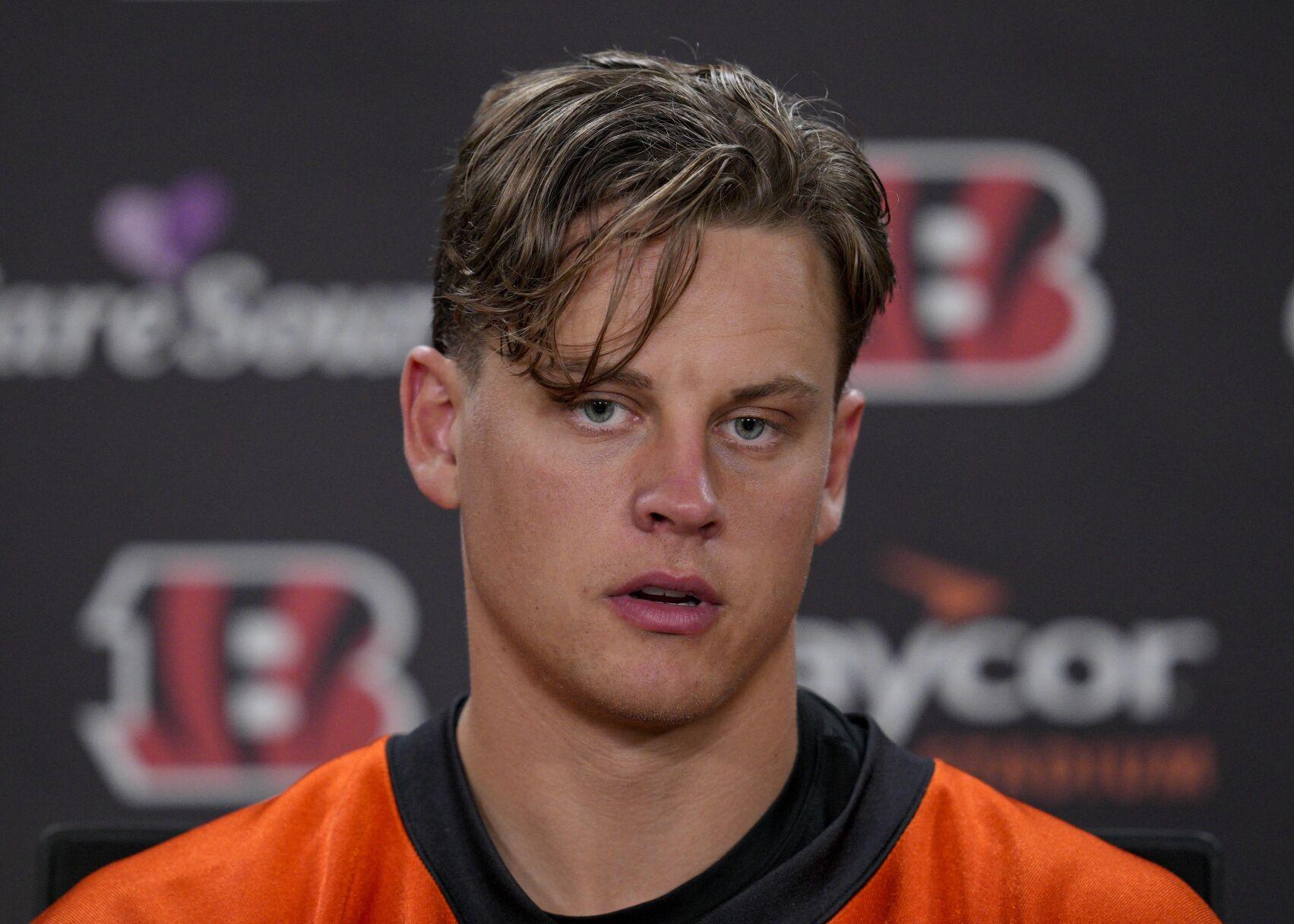 Joe Burrow gives Bengals offensive linemen samurai swords | LSU | nola.com