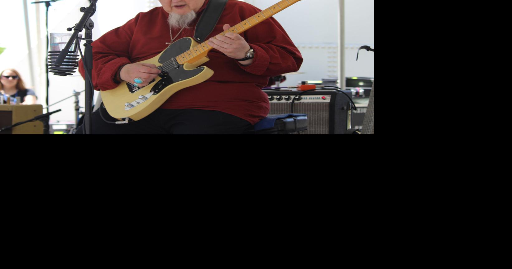 Blues guitarist Bryan Lee, a mainstay of Bourbon Street's Absinthe Bar ...