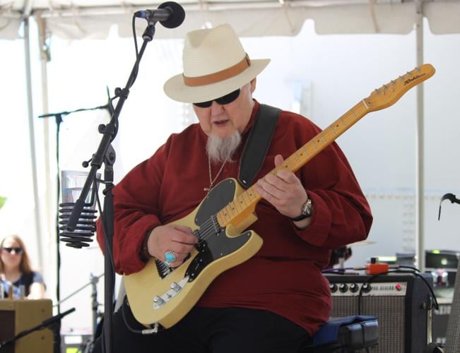Blues guitarist Bryan Lee, a mainstay of Bourbon Street's Absinthe Bar ...