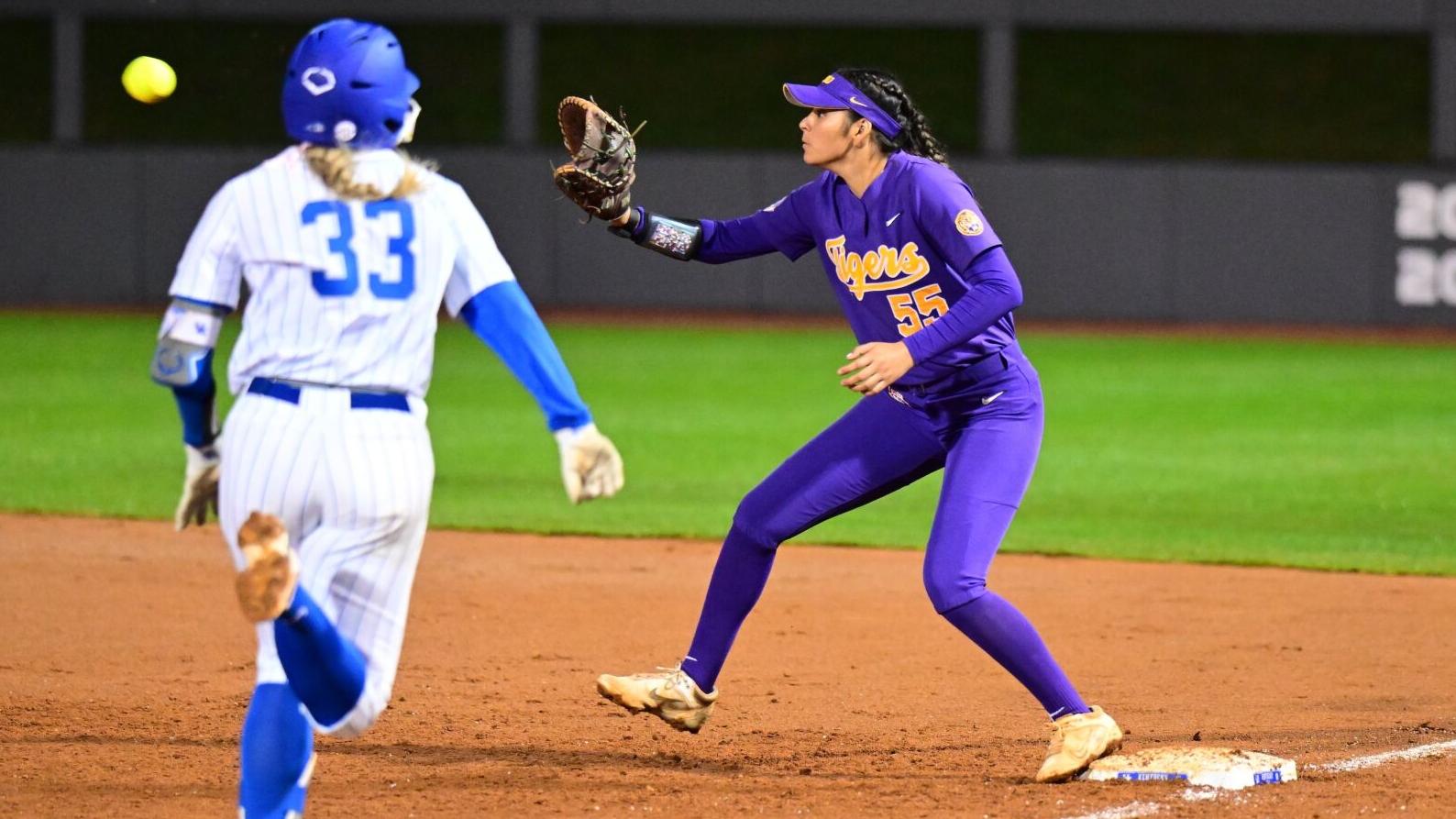 softball first baseman