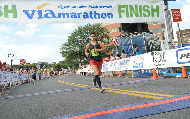 Marathon runners in Pennsylvania outraged after slow-moving train ...