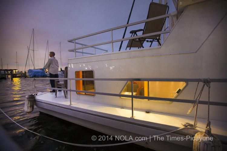 At home on the water: architect Don Helgeson renovates a houseboat and ...