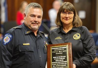 Mandeville Police dispatcher honored for 28 years of service | St ...