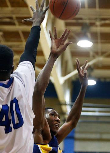 Shaquille Preston, Manny Nicholas lead East Jefferson to big win over ...