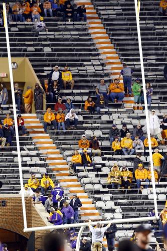 LSU overcomes rain to run over Tennessee: Final score, stats and ...