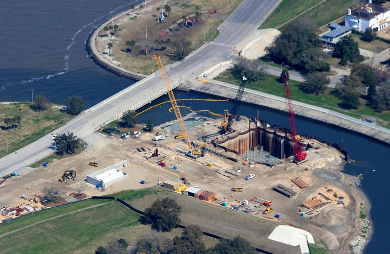 Levee authority may run permanent pumps, gates on Orleans canals ...