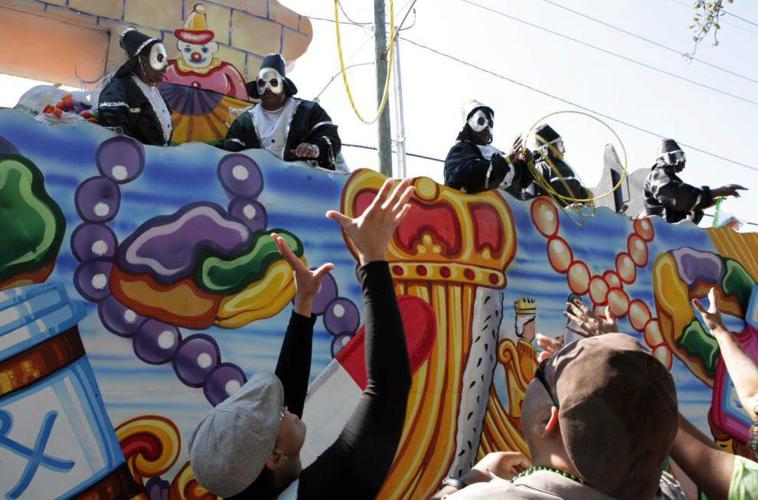 Photos: Perfect weather, lots of smiles for NOMTOC parade in Algiers ...