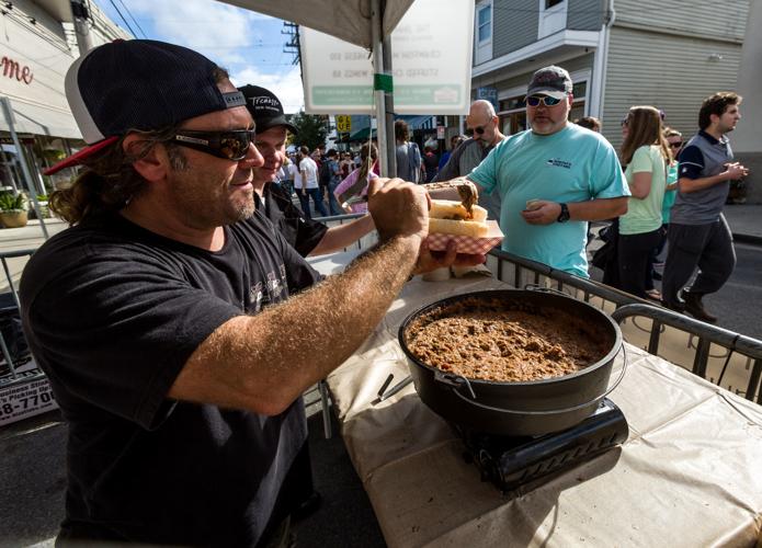 Sunny skies, mild weather draw large crowd at New Orleans' Oak Street ...