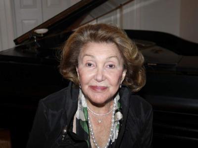 Dr. Nia Terezakis, dermatologist and mentor to women, dies | News ...