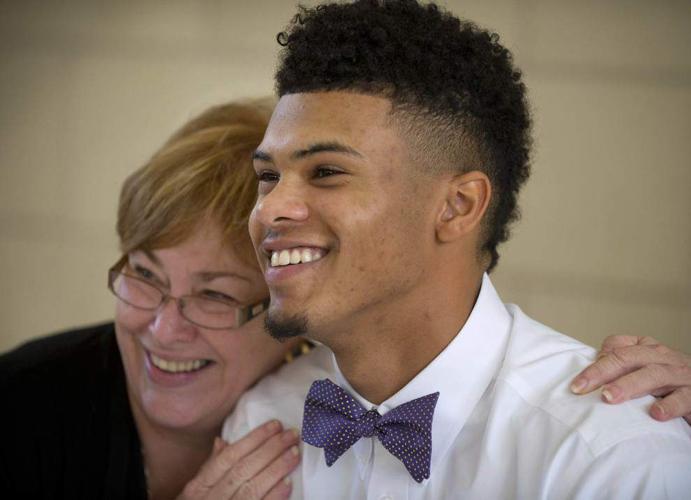 Wayde Sims following path of father, Wayne Sims, to play basketball at ...