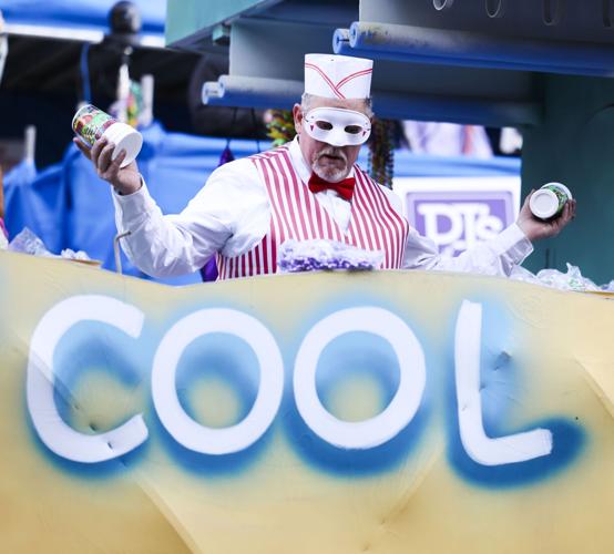 The Tucks Mardi Gras parade's trashy toilet paper tossing | Mardi Gras ...