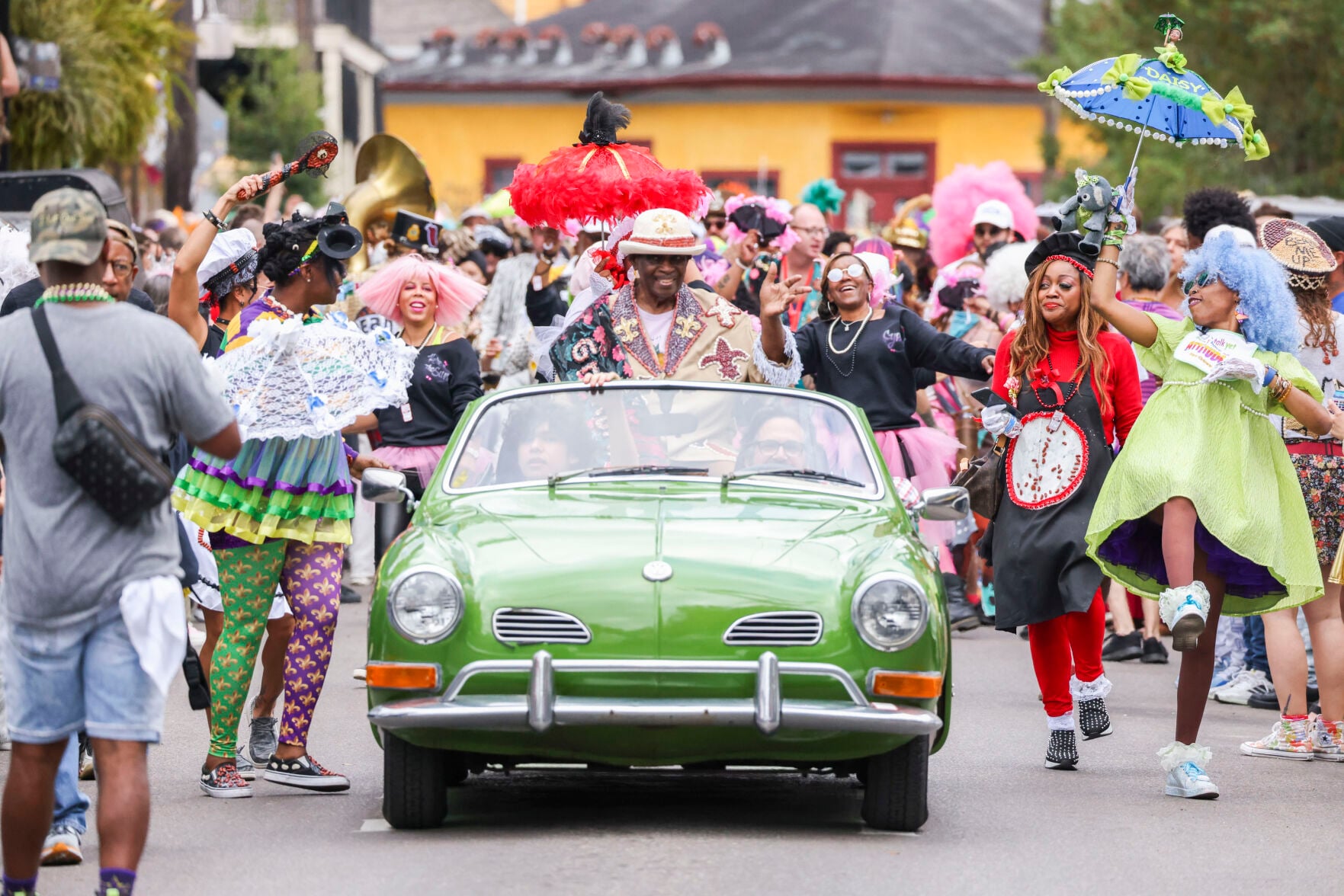Krewe of Red Beans marches on Lundi Gras | Entertainment/Life | nola.com