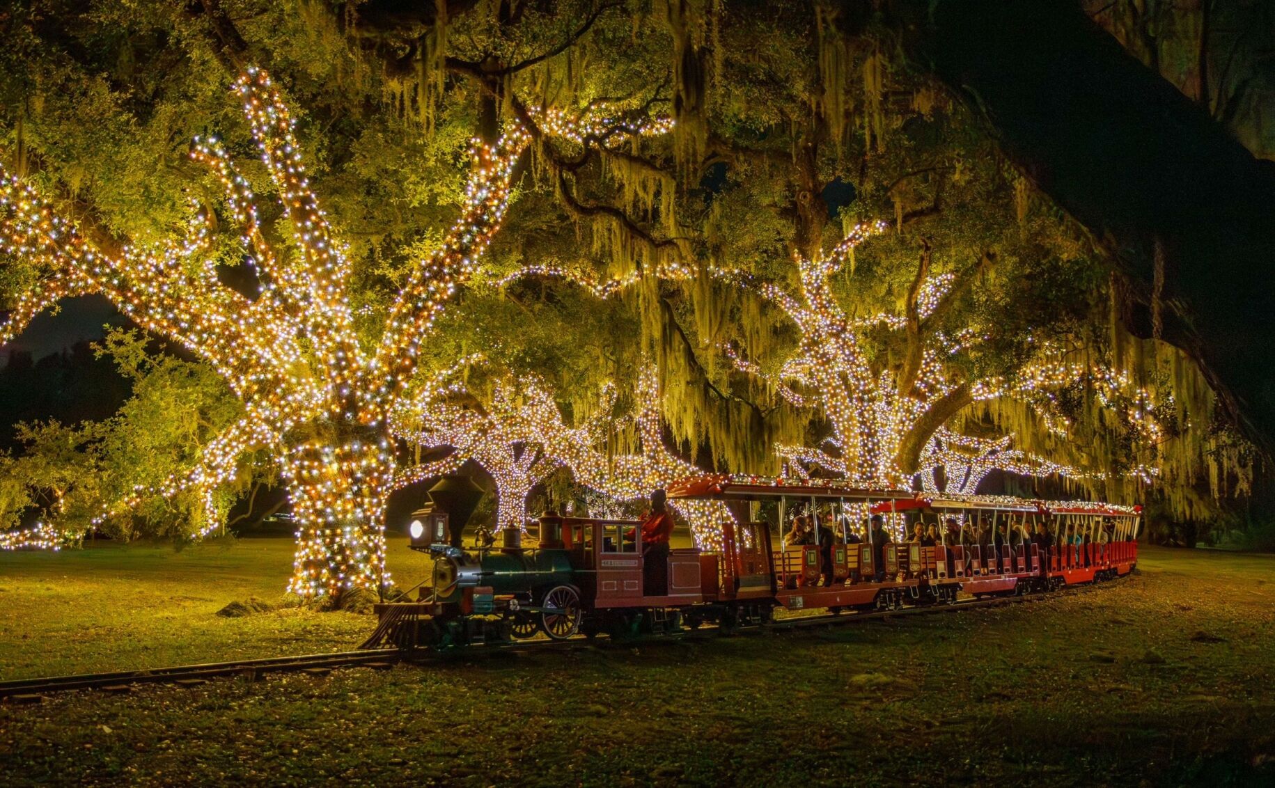 Holiday junction | Entertainment/Life | nola.com