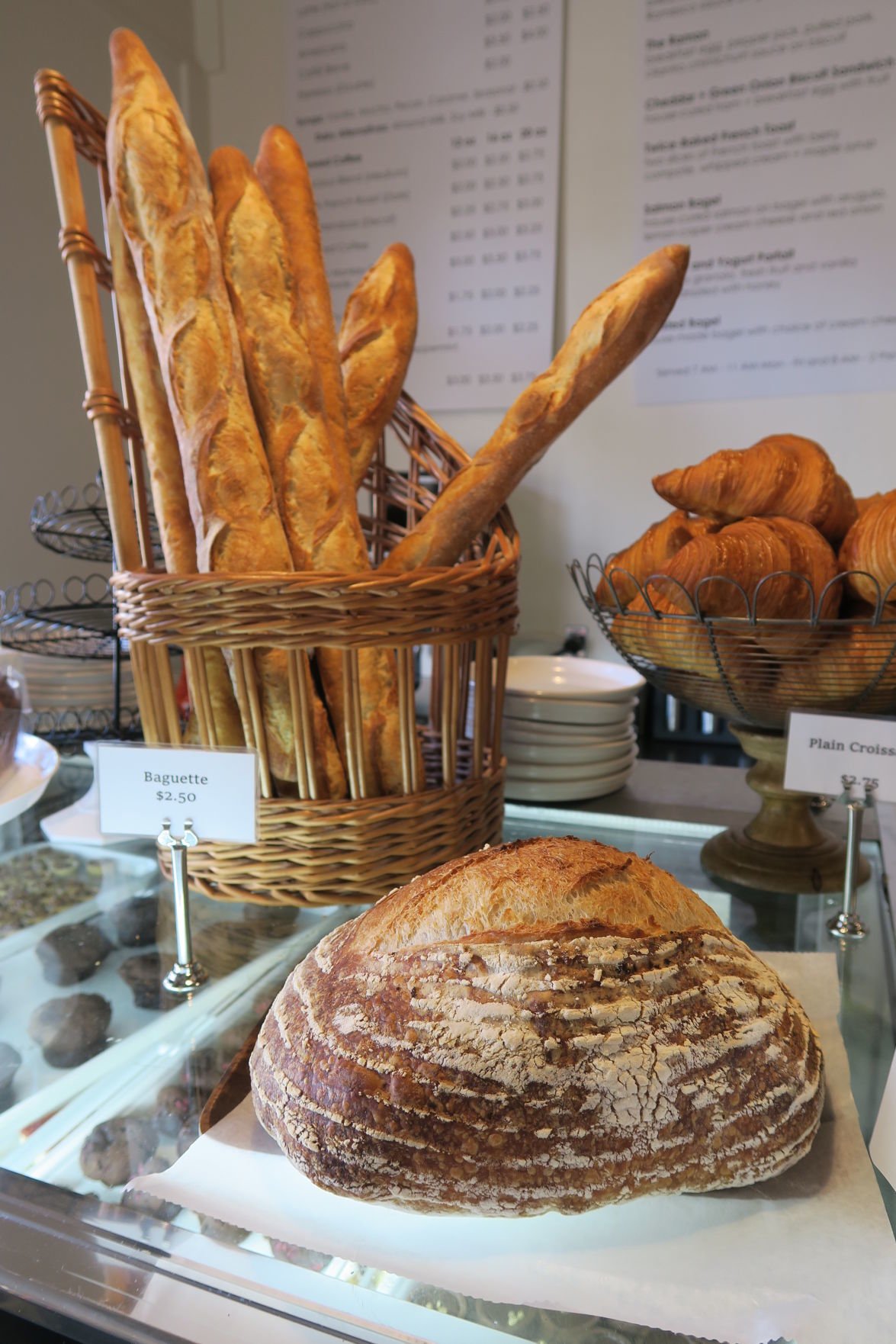 Trying king cake at Gracious Bakery in New Orleans, LA | Mardi Gras ...