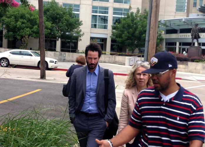Keanu Reeves prepares for lawyer role at Jefferson Parish Courthouse ...