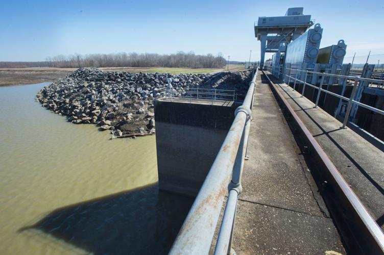 New dam to allow check of piece of Corps' Old River complex | News ...