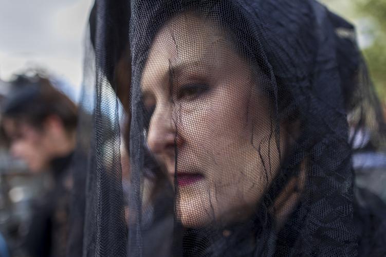 Anne Rice memorial second-line parade draws hundreds of vampire-loving ...
