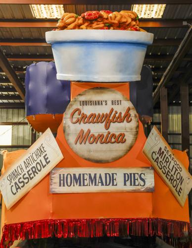 Muses Mardi Gras parade pokes fun at good OLD Jazz Fest | Mardi Gras ...