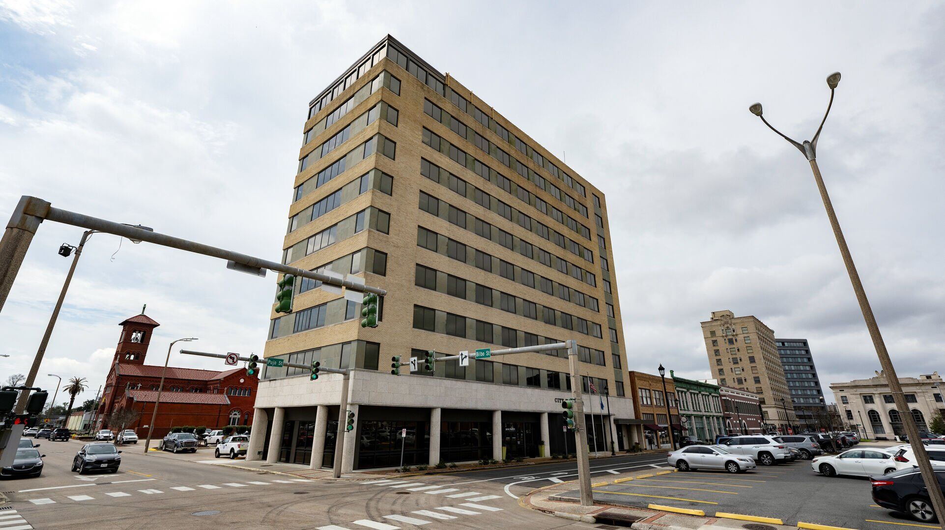 Lake Charles hires security for city hall, transit building | Lake ...