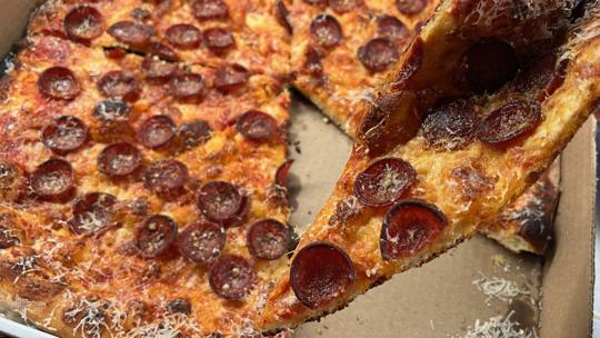 Il Supremo pizza and pasta is a find in Old Metairie LA | Where NOLA ...