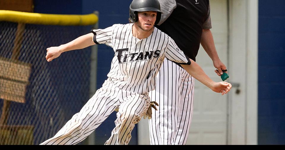 Lakeshore baseball 'playing the right way' as district play opens this ...