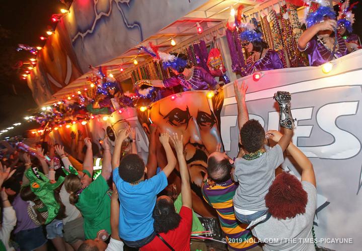 The Krewe of Cleopatra rolls down the Uptown route: photos ...