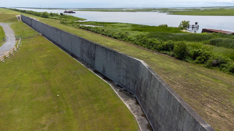 'Great Wall of Louisiana'? 17 years after Katrina, New Orleans levee ...