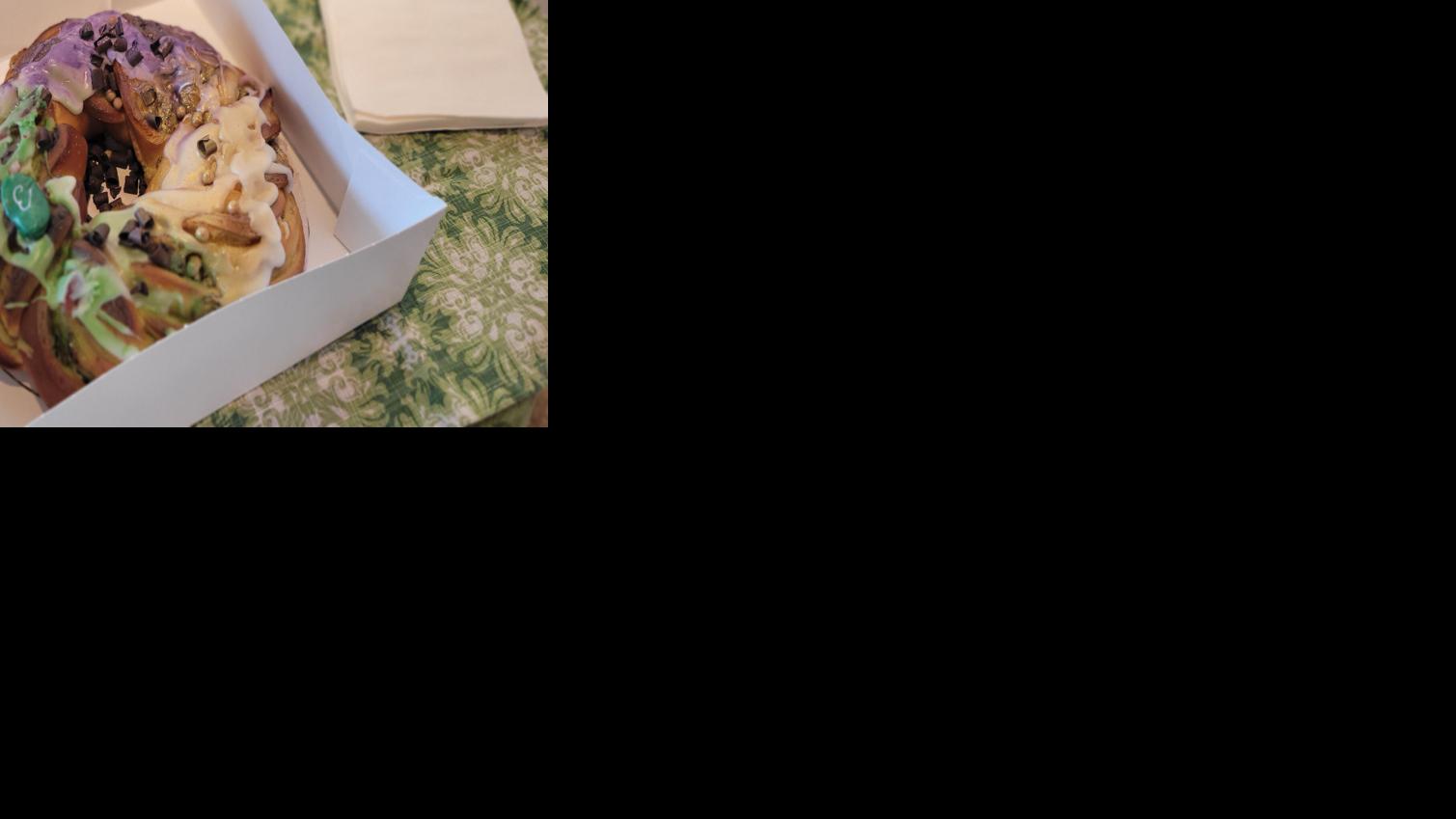 Emeril, Frank Brigtsen whip up king cakes with NOLA students | Where ...