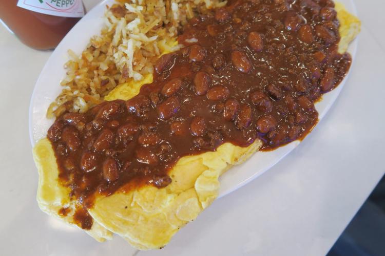 Fist bumps and chili cheese omelets: Camellia Grill spin-off the Grille ...