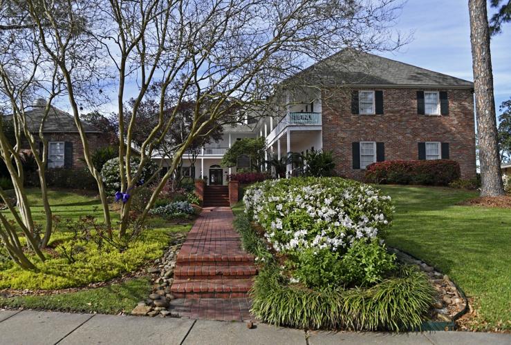 Ex-LSU sorority house chef files racial discrimination suit | Courts ...