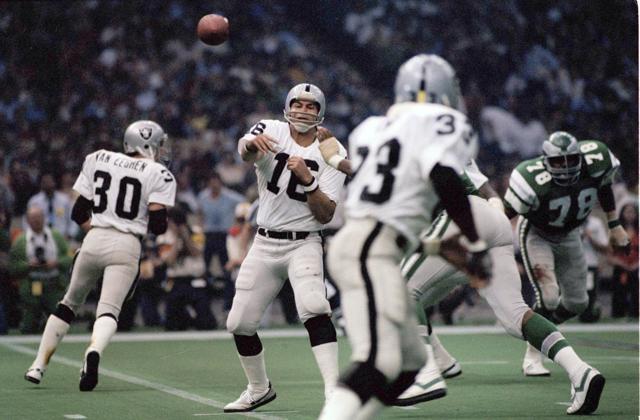 Underdog Raiders played loose, beat Eagles in Super Bowl XV | Super ...