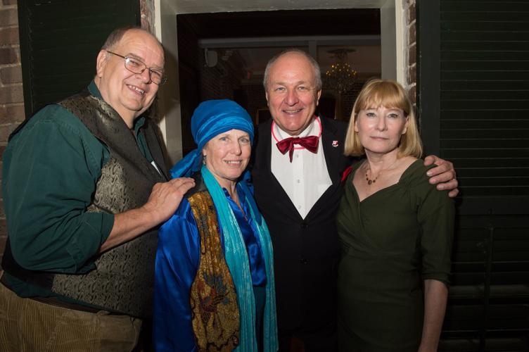 Nell Nolan: Ladies Leukemia League, Ballo di Natale, Patio Planters ...